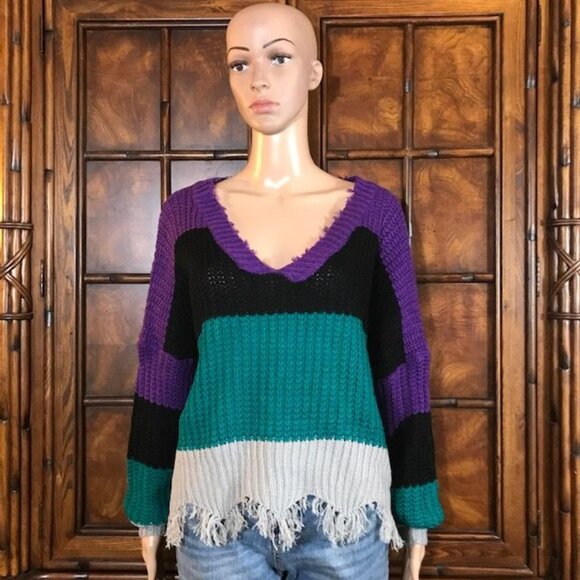 Sweaters | Nwot Colorblock Zig Zag Fringe Hem Vneck Swing Sweater ...